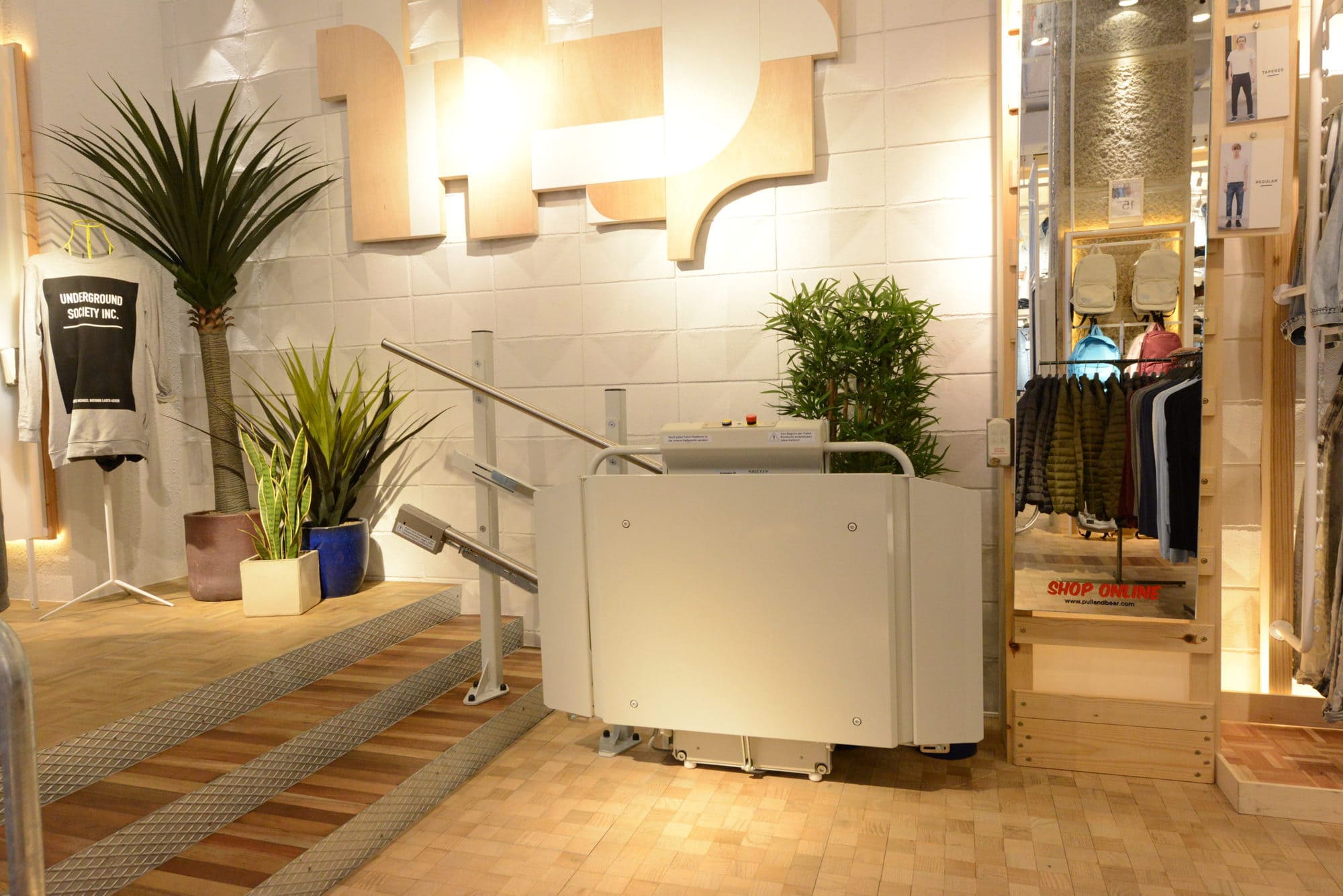 Delta platform stairlift (113) copy